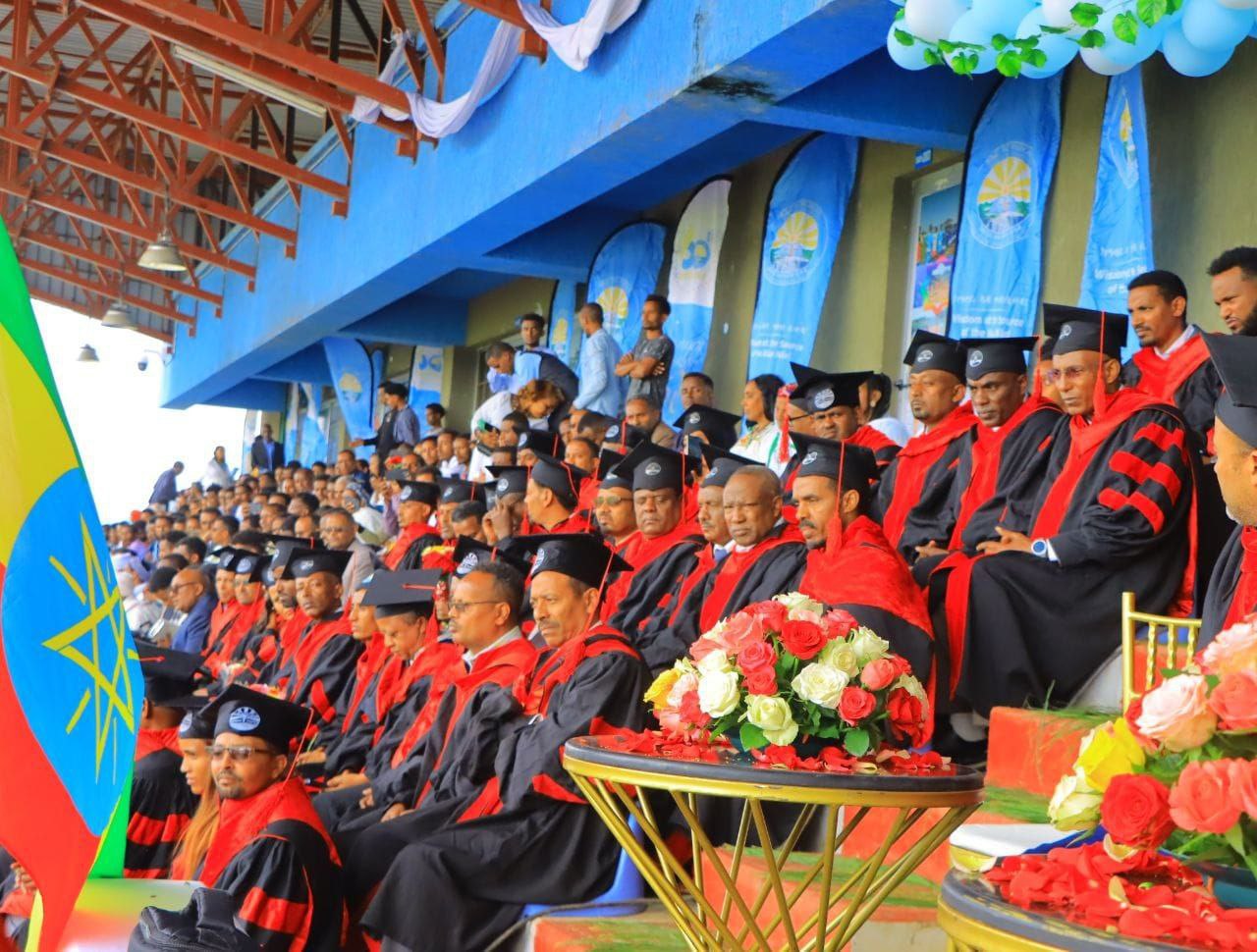 Bahir Dar University Graduates its students | Bahir Dar University